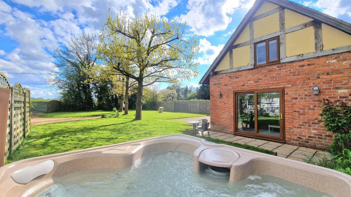 101 M² House ∙ 1 Bedroom ∙ 2 Guests - Leominster