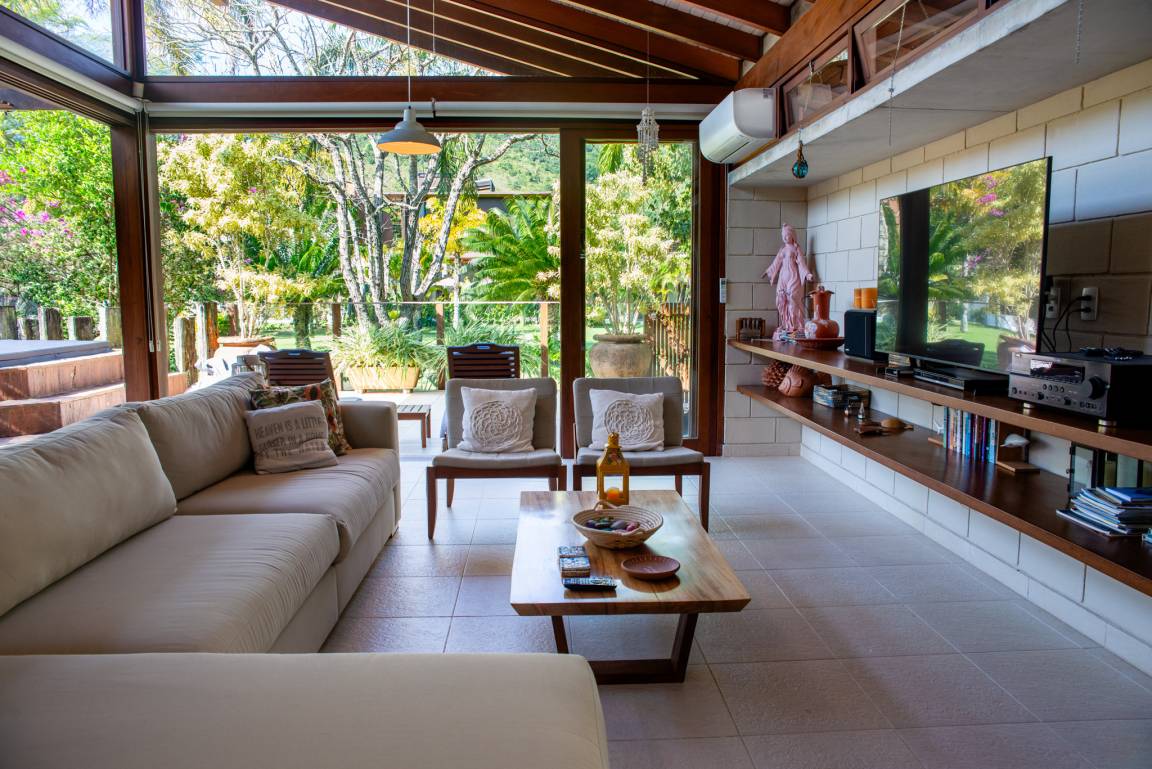 200 M² Casa ∙ 4 Quartos ∙ 14 Hóspedes - São Sebastião