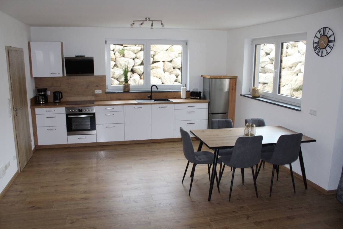 64 M² Ferienwohnung ∙ 1 Schlafzimmer ∙ 5 Gäste - Weilheim in Oberbayern
