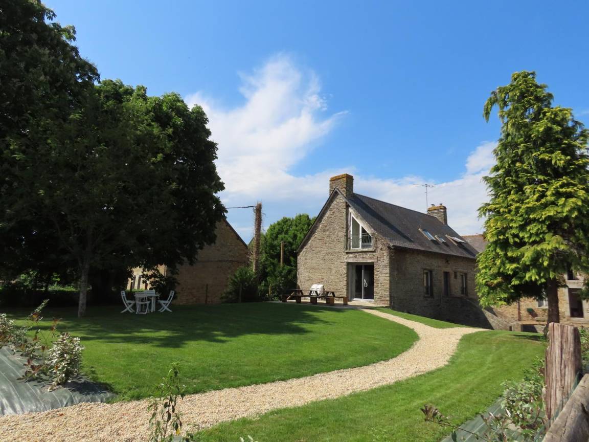 125 M² Gîte ∙ 4 Chambres ∙ 10 Personnes - Pontorson