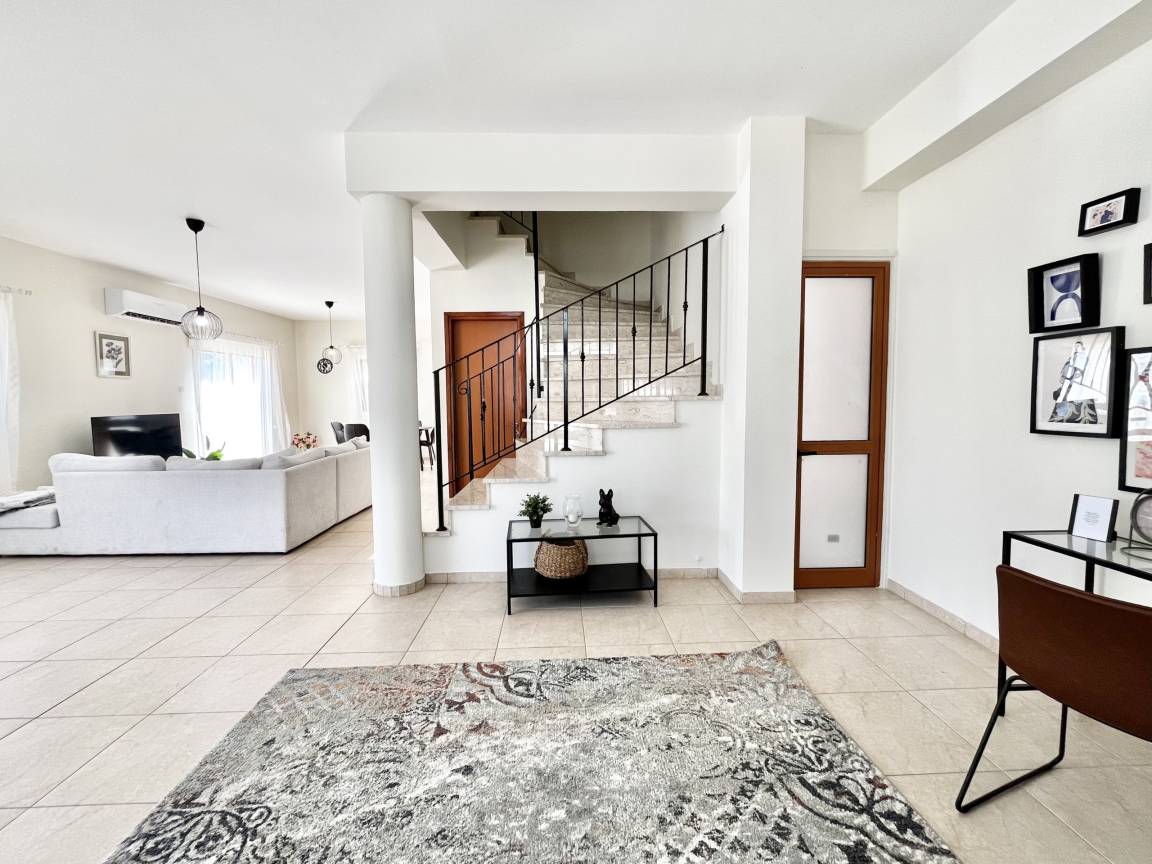 160 M² House ∙ 3 Bedrooms ∙ 4 Guests - Cyprus