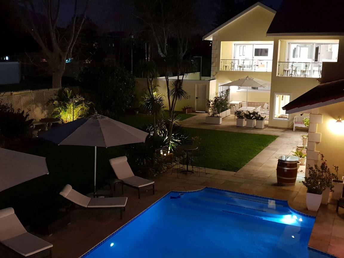 82 M² House ∙ 2 Bedrooms ∙ 4 Guests - Cape Town