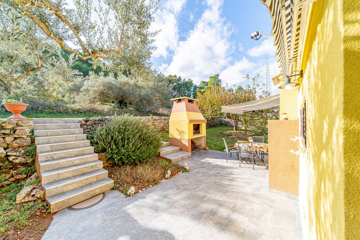 65 M² House ∙ 3 Bedrooms ∙ 6 Guests - Vela Luka