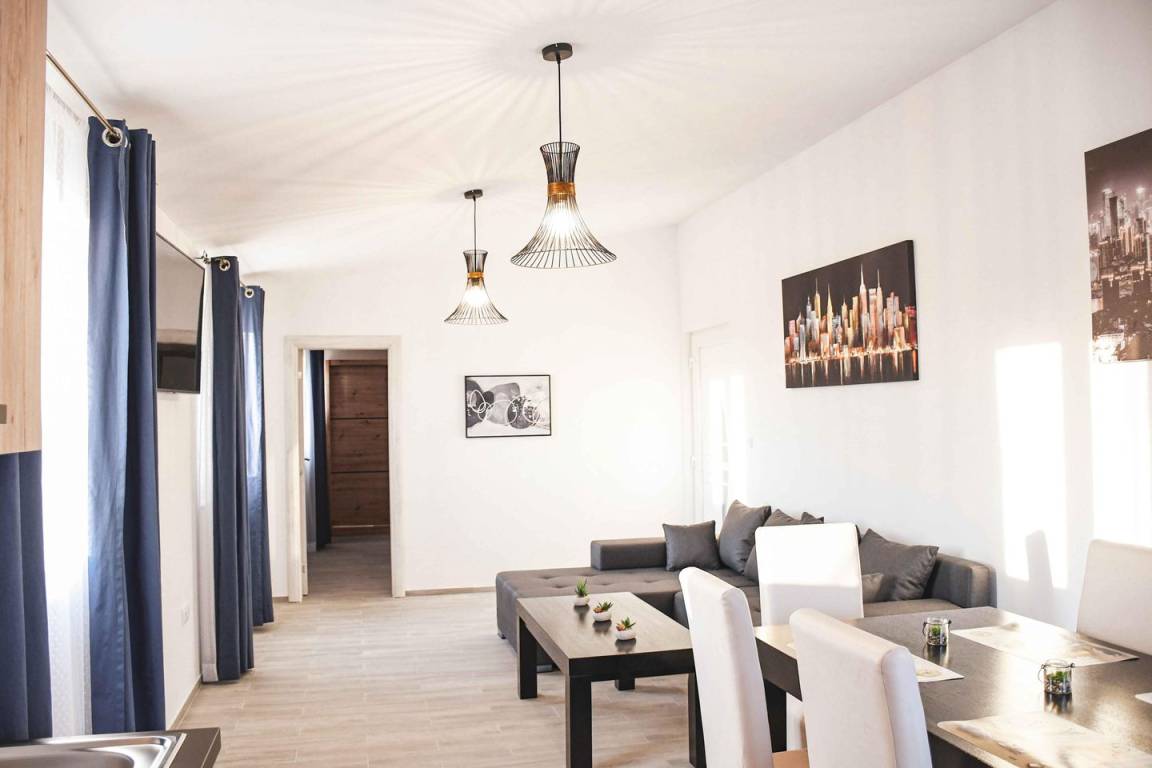70 M² Apartamento ∙ 2 Habitaciones ∙ 6 Huéspedes - Biograd na Moru