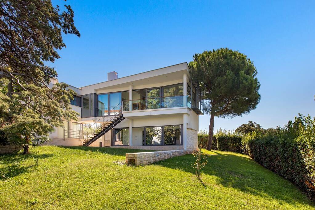 270 M² Villa ∙ 2 Bedrooms ∙ 4 Guests - Rovinj