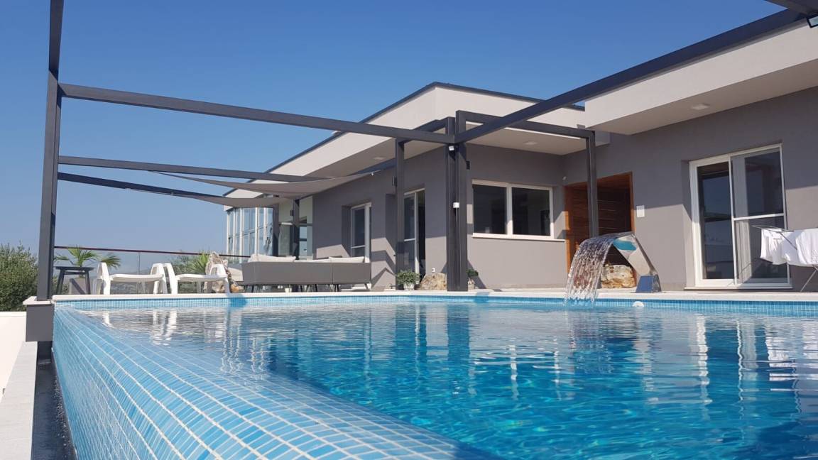 350 M² Ferienhaus ∙ 8 Schlafzimmer ∙ 16 Gäste - Split