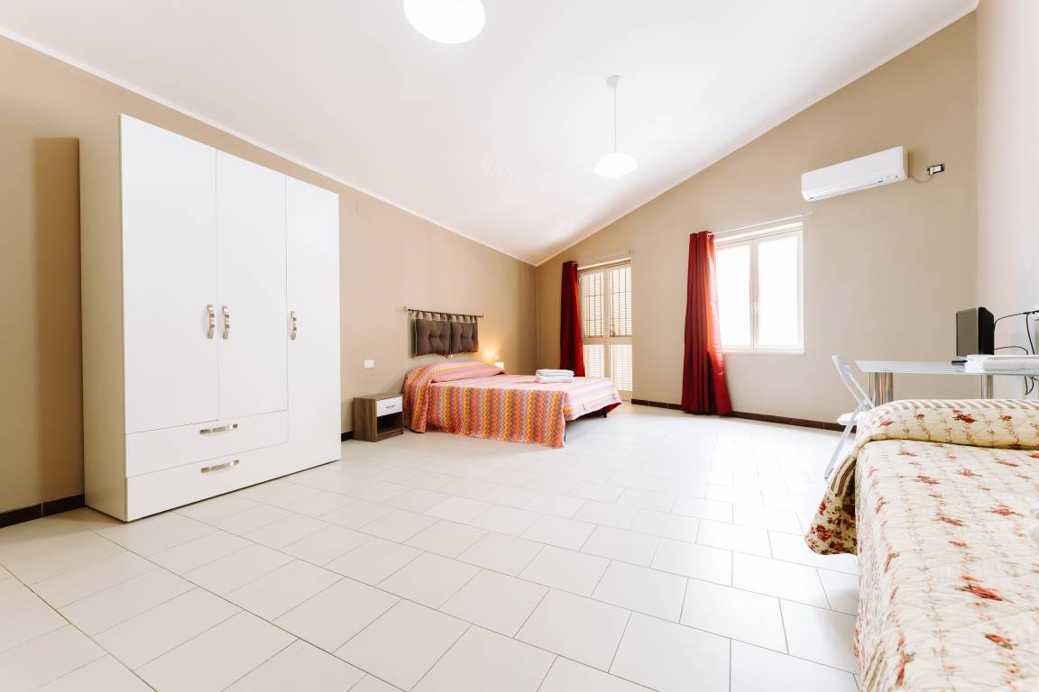 250 M² Appartement ∙ 3 Chambres ∙ 8 Personnes - Carbonia