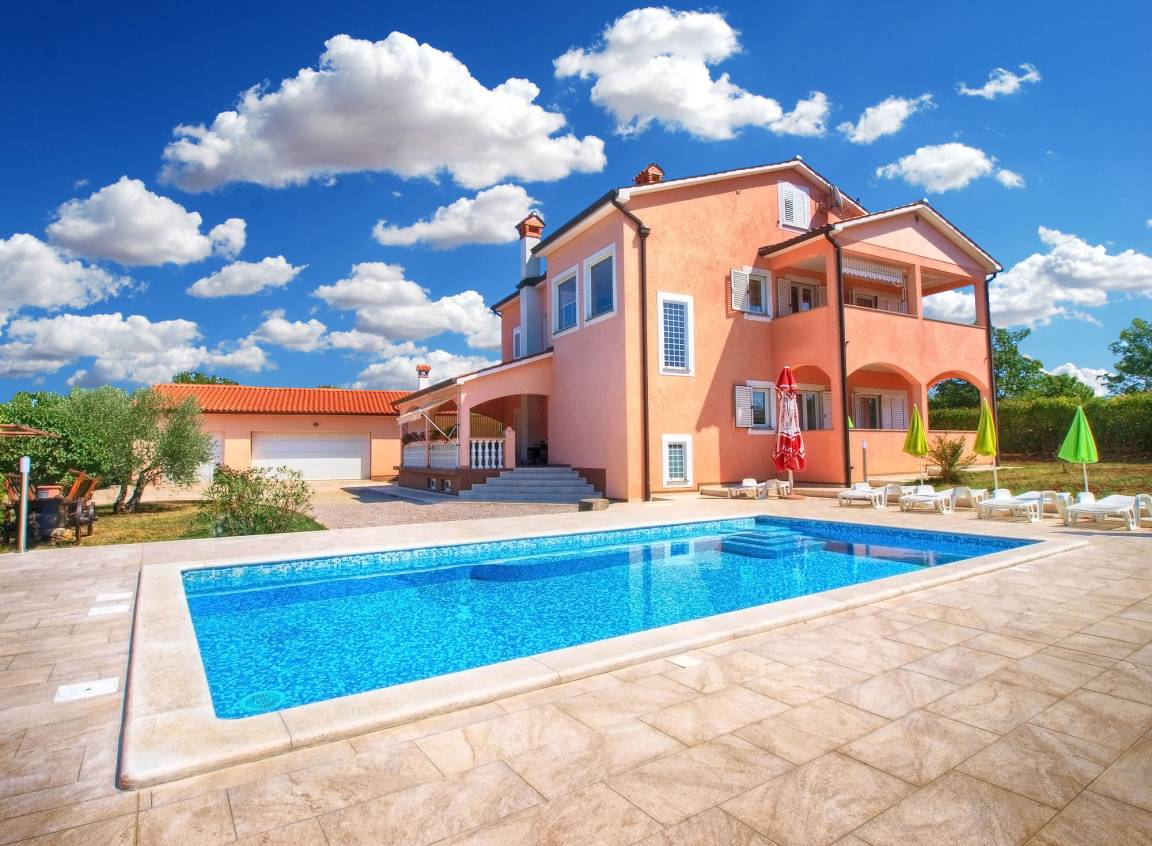 105 M² Apartment ∙ 3 Bedrooms ∙ 7 Guests - Labin