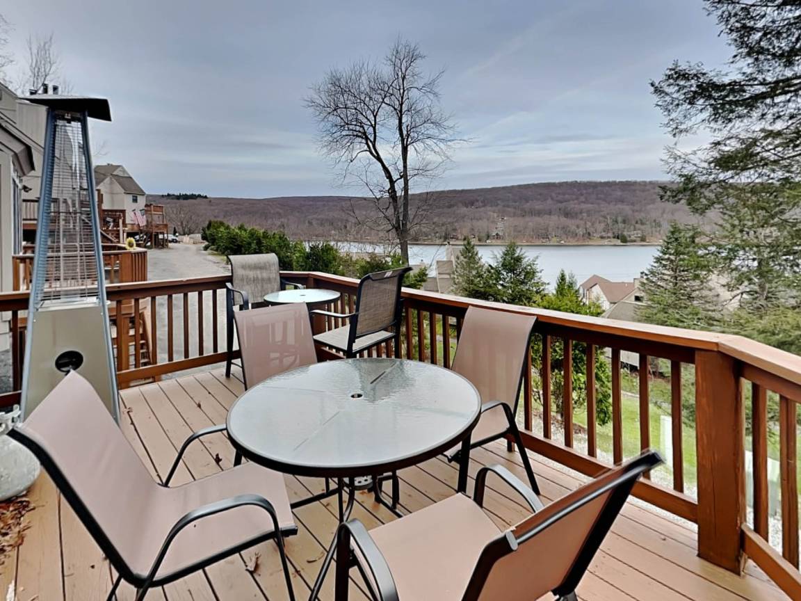 92 M² House ∙ 2 Bedrooms ∙ 6 Guests - Deep Creek Lake, MD