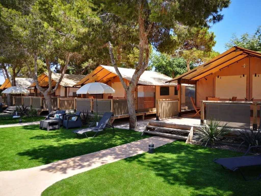 30 M² Camping ∙ 5 Personnes - La Marina