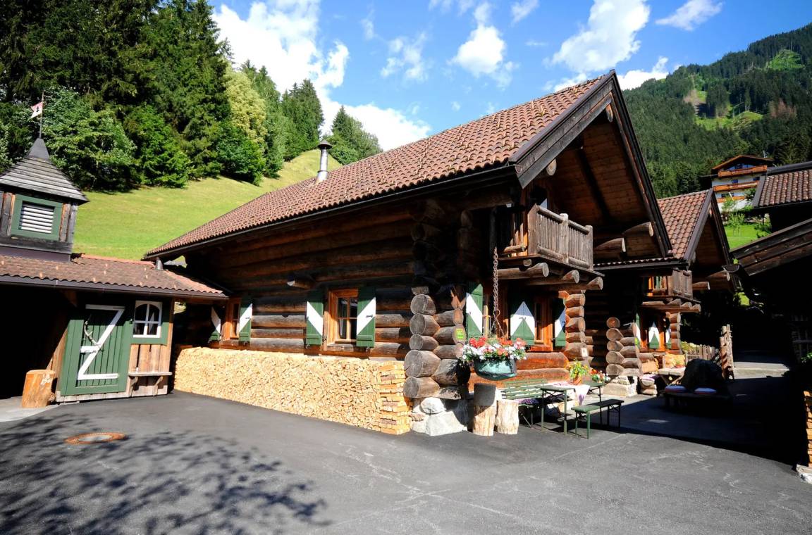 90 M² Apartment ∙ 3 Bedrooms ∙ 7 Guests - Mayrhofen