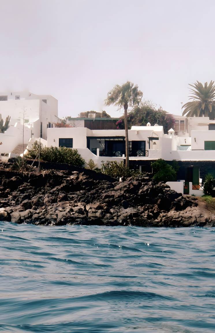 129 M² Villa ∙ 4 Bedrooms ∙ 8 Guests - Lanzarote