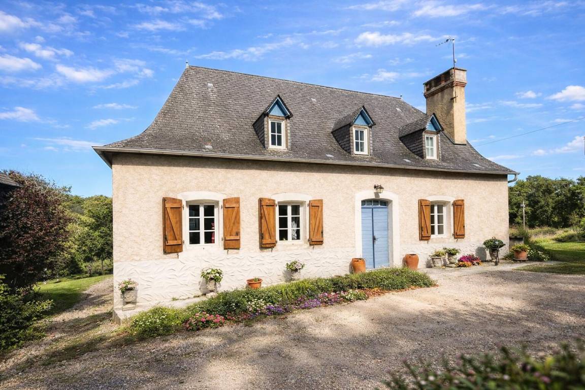 150 M² Gîte ∙ 4 Chambres ∙ 10 Personnes - Pau