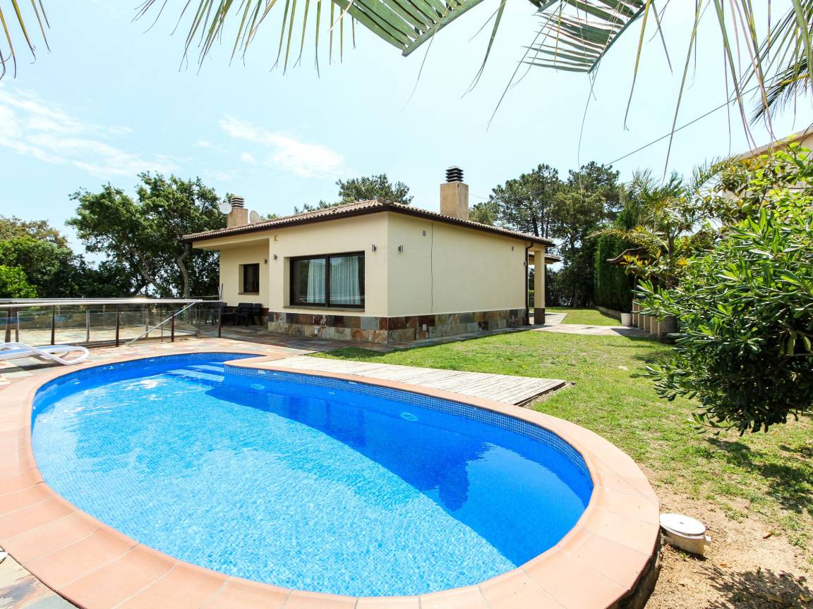 98 M² Huis ∙ 3 Slaapkamers ∙ 6 Gasten - Lloret de Mar