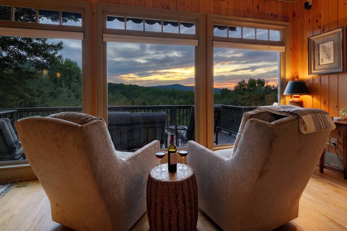 189 M² Cabin ∙ 3 Bedrooms ∙ 6 Guests - Jasper, GA