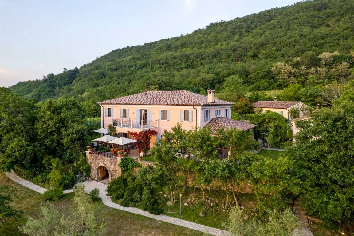 Villa ∙ 6 Bedrooms ∙ 10 Guests - Izola