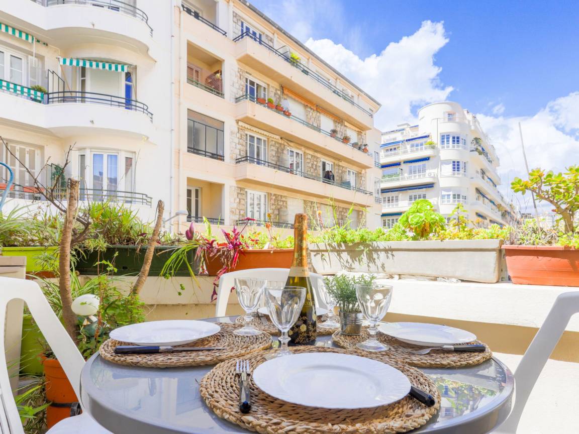 50 M² Appartement ∙ 1 Chambre ∙ 4 Personnes - ibis Nice Centre Notre Dame