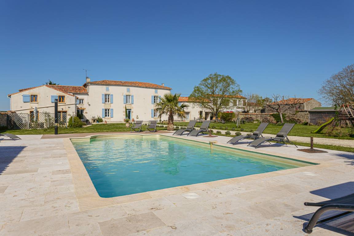 230 M² Huis ∙ 6 Slaapkamers ∙ 12 Gasten - Charente-Maritime