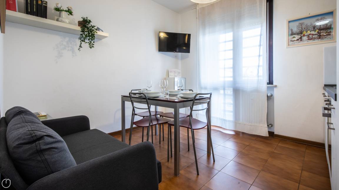36 M² Appartamento Vacanza ∙ 1 Camera Da Letto ∙ 2 Ospiti - Udine