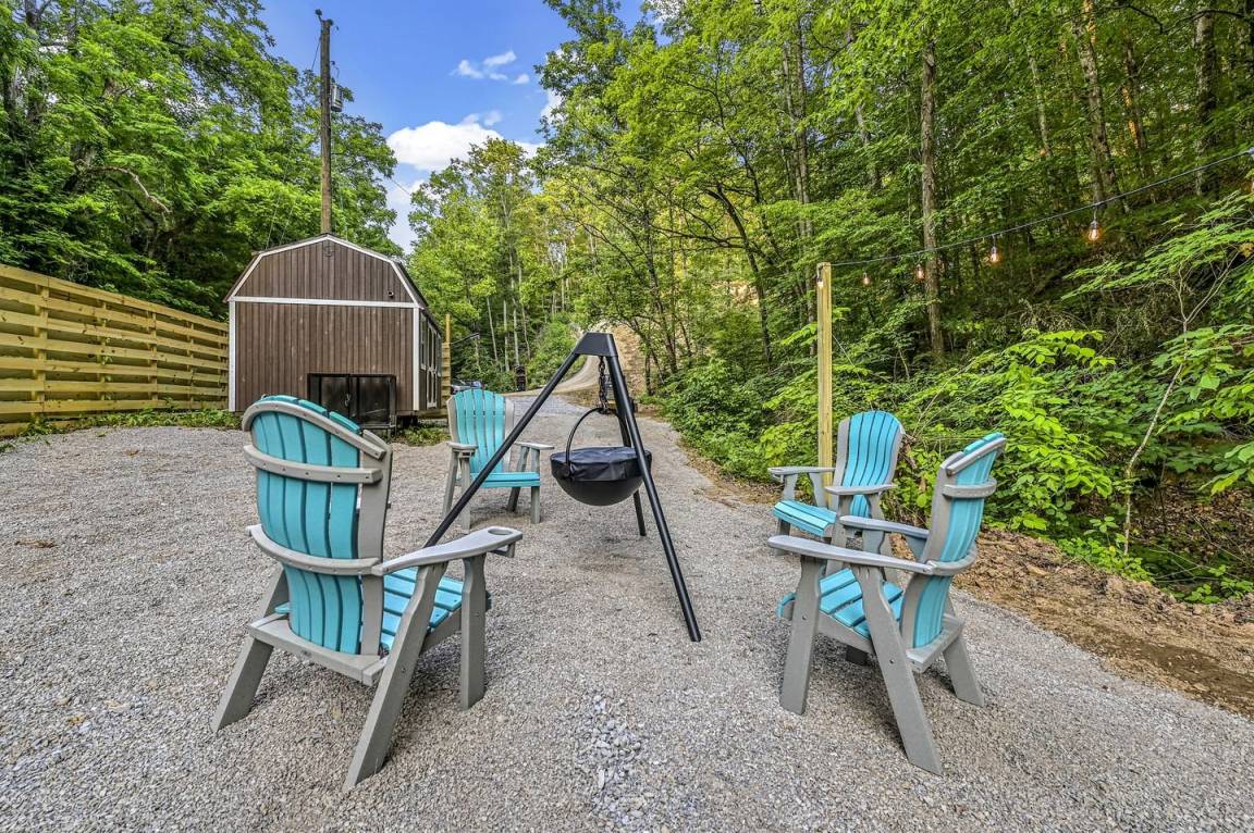 Caravan ∙ 1 Bedroom ∙ 5 Guests - Pigeon Forge, TN