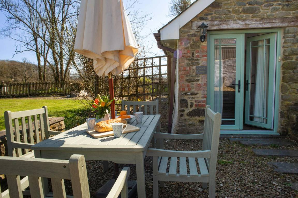 139 M² Cottage ∙ 2 Bedrooms ∙ 4 Guests - Aberporth