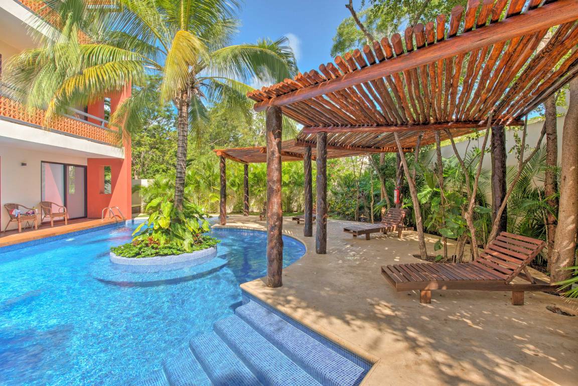 213 M² Apartment ∙ 3 Bedrooms ∙ 6 Guests - Paradise Beach