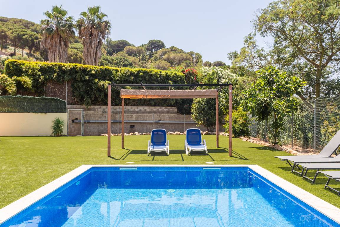 360 M² Huis ∙ 4 Slaapkamers ∙ 14 Gasten - Lloret de Mar