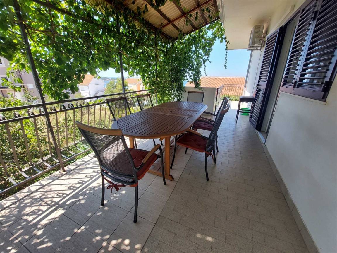90 M² Apartment ∙ 3 Bedrooms ∙ 7 Guests - Primošten