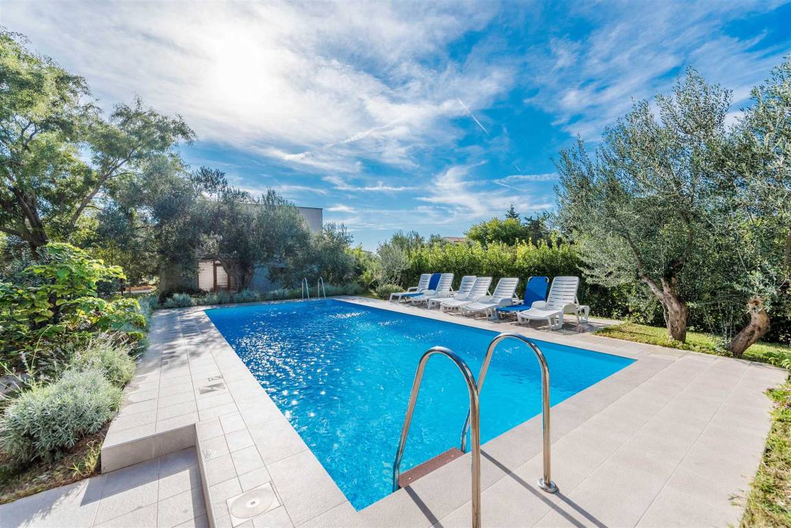 190 M² Villa ∙ 6 Bedrooms ∙ 10 Guests - Sukošan