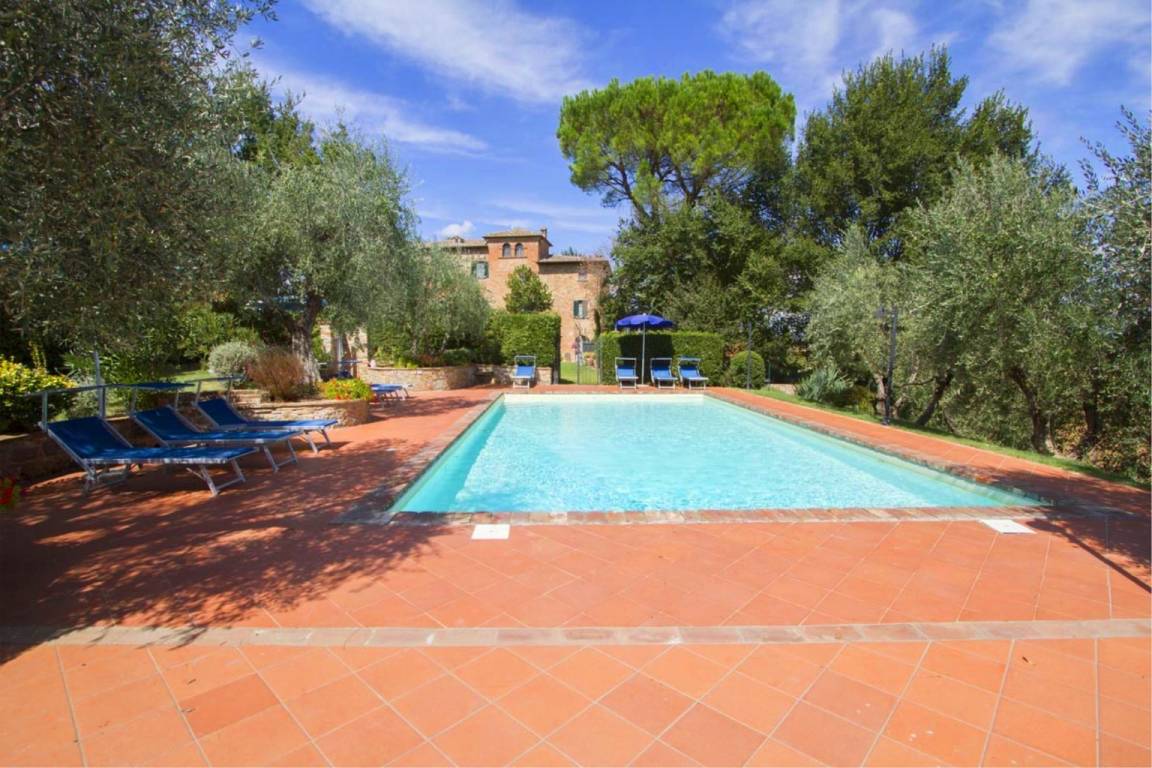 450 M² Villa ∙ 12 Bedrooms ∙ 24 Guests - Tuscany