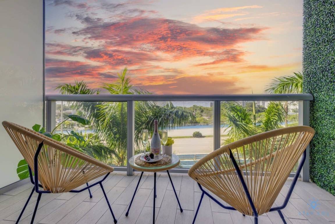 Apartamento ∙ 4 Huéspedes - Hallandale Beach, FL