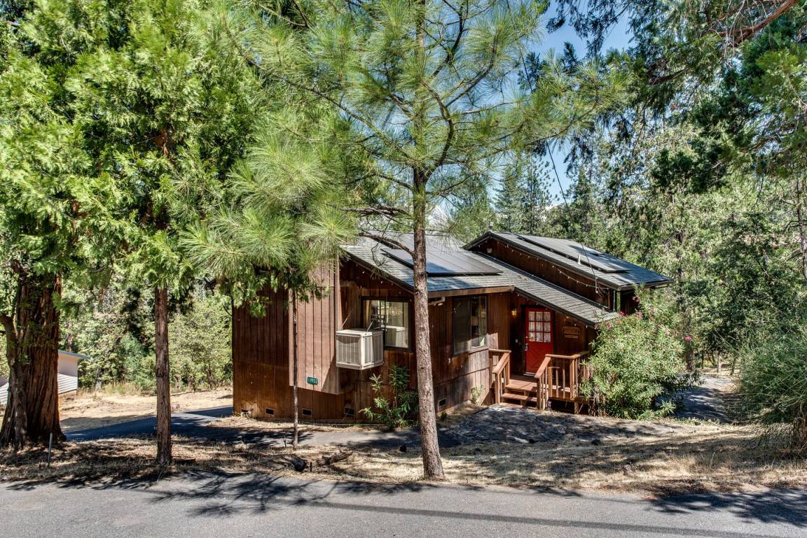 House ∙ 3 Bedrooms ∙ 10 Guests - Groveland, CA