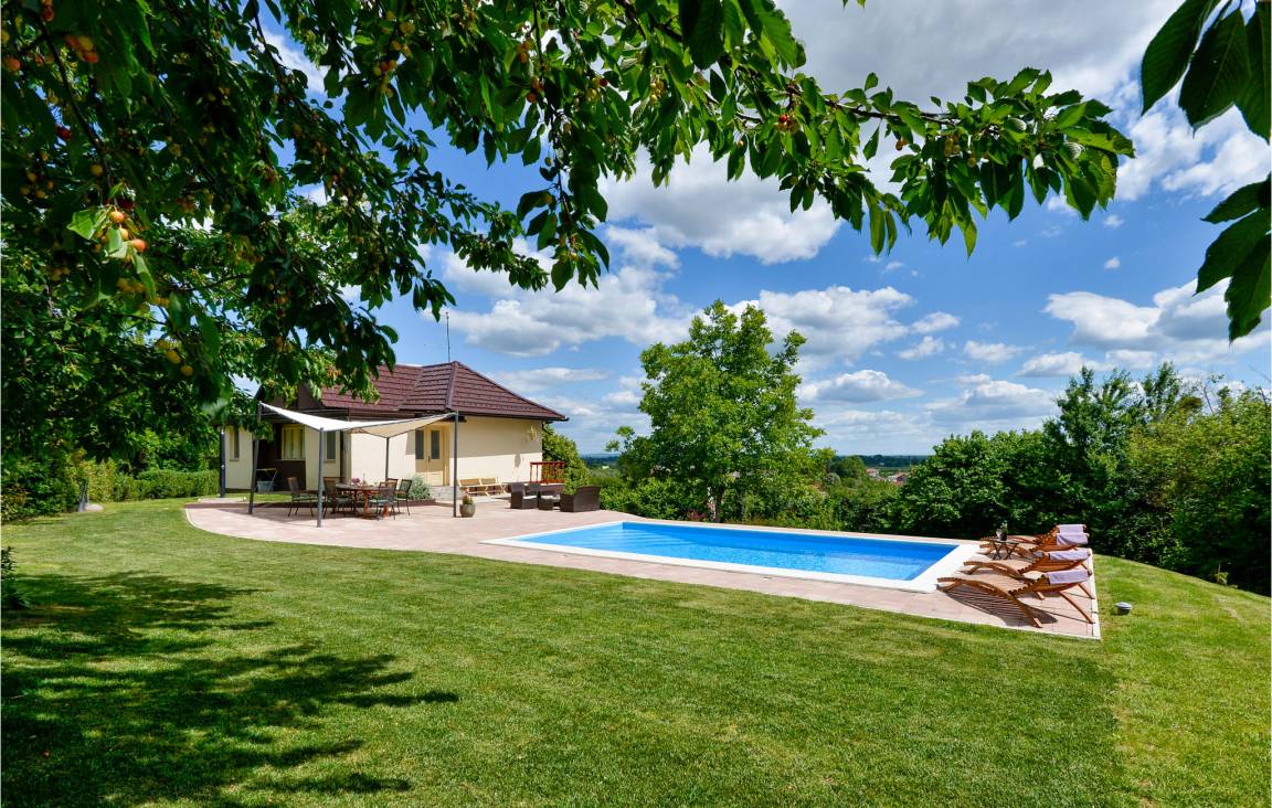 112 M² Maison De Vacances ∙ 3 Chambres ∙ 8 Personnes - Prelog
