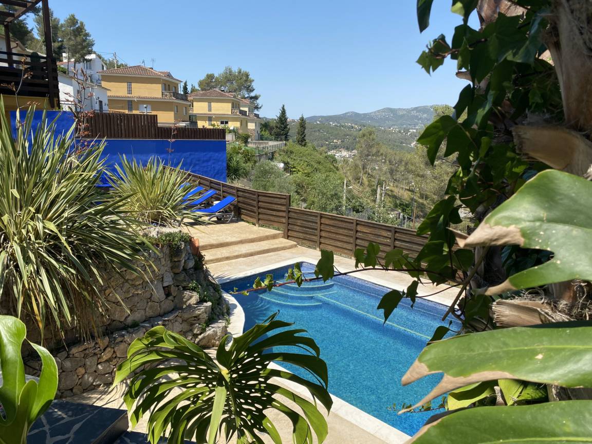 200 M² Villa ∙ 3 Makuuhuonetta ∙ 9 Vierasta - Vilafranca del Penedès