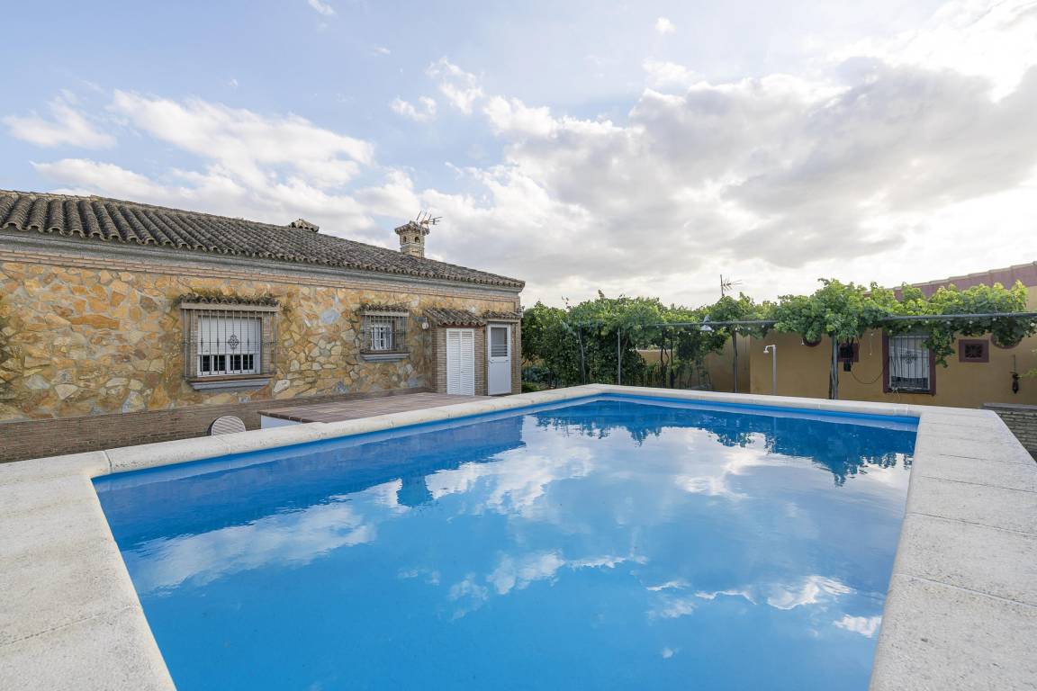 131 M² Chalet ∙ 3 Habitaciones ∙ 6 Huéspedes - San Fernando, España