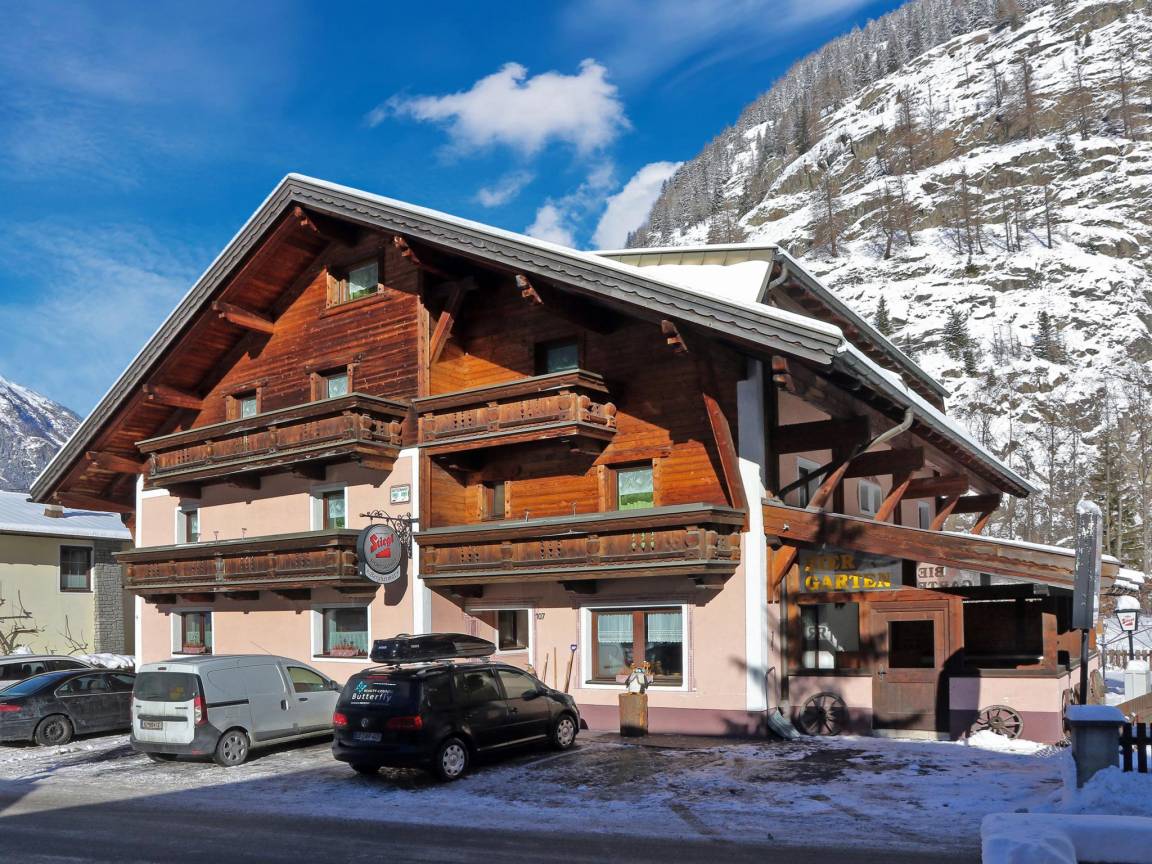 400 M² Ferienhaus ∙ 16 Schlafzimmer ∙ 30 Gäste - Sölden