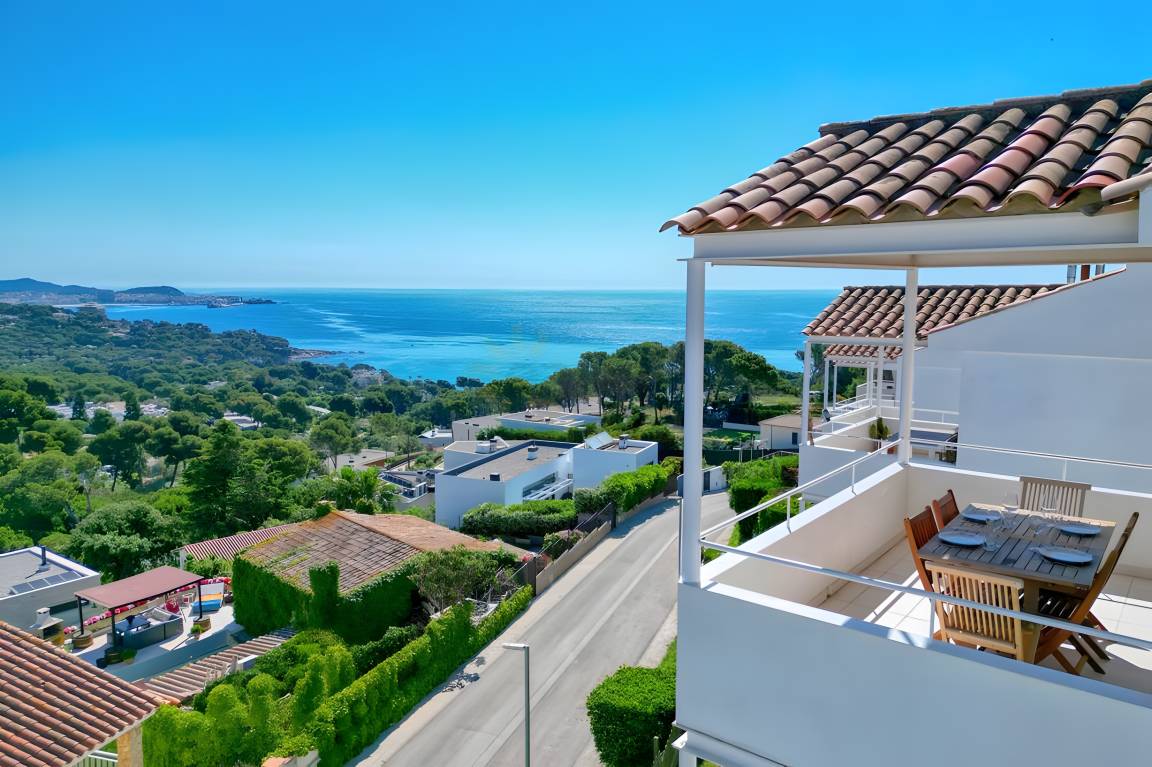 85 M² Apartamento ∙ 3 Habitaciones ∙ 6 Huéspedes - Palamós