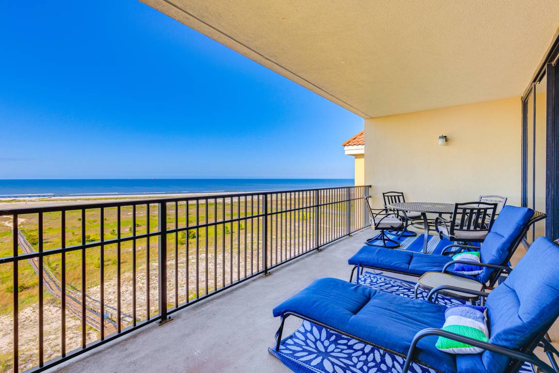111 M² Apartment ∙ 2 Bedrooms ∙ 6 Guests - Public Beach, AL