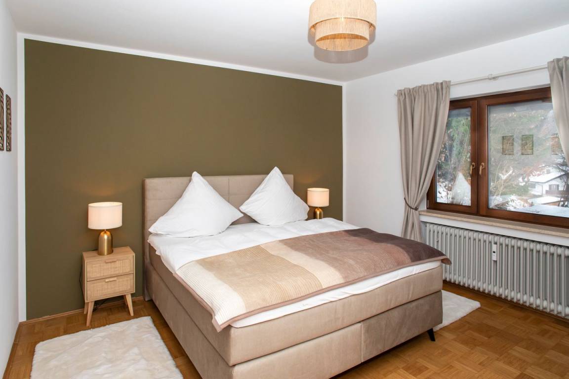 70 M² Ferienwohnung ∙ 1 Schlafzimmer ∙ 4 Gäste - Mittenwald