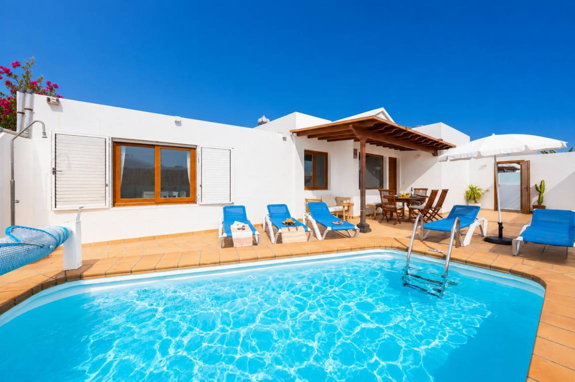 175 M² Villa ∙ 3 Bedrooms ∙ 6 Guests - Puerto del Carmen