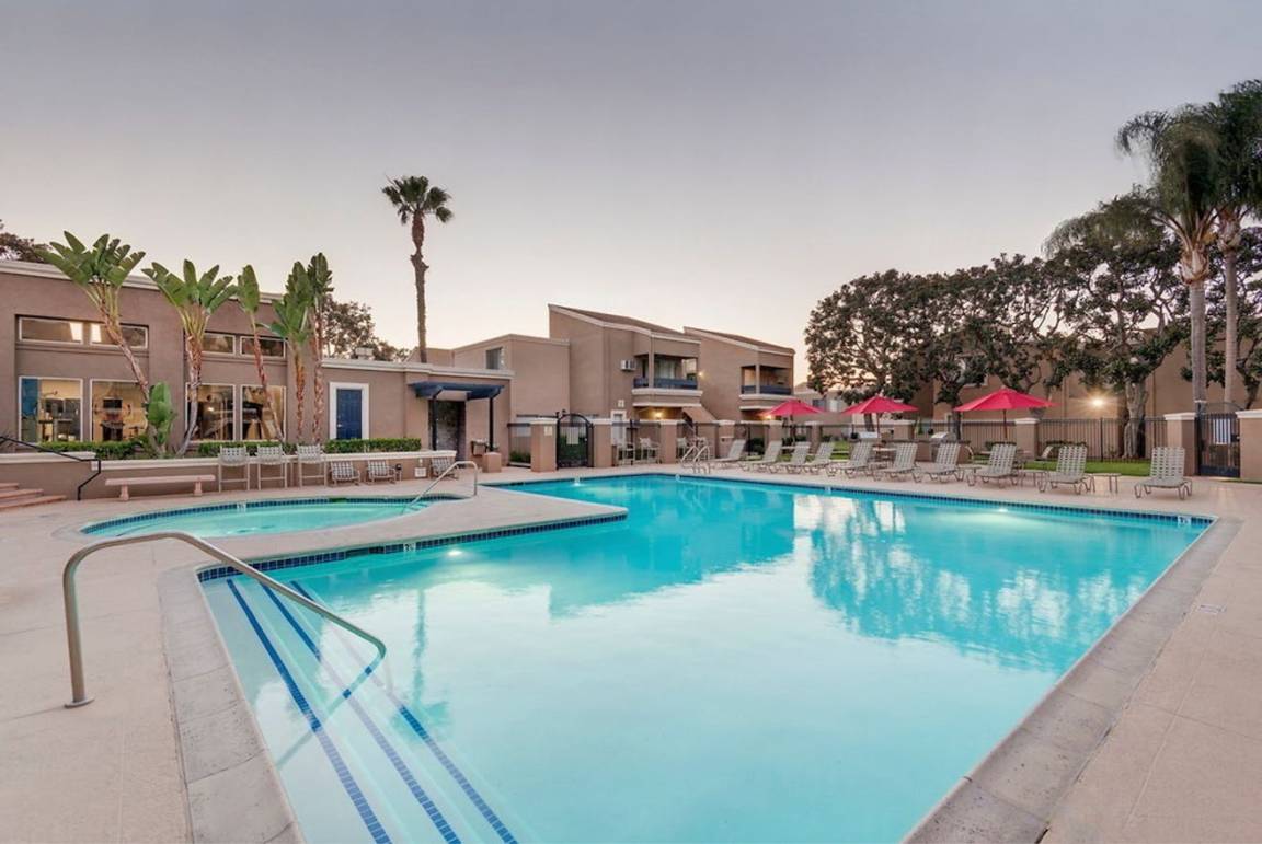 Private Room ∙ 1 Bedroom ∙ 1 Guest - Costa Mesa, CA