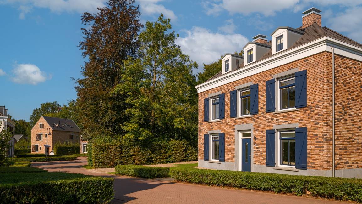 161 M² Bungalow ∙ 6 Bedrooms ∙ 12 Guests - Maastricht