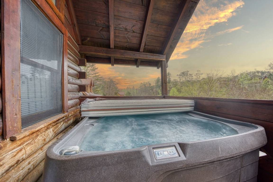 Cabin ∙ 3 Bedrooms ∙ 8 Guests - Pigeon Forge, TN