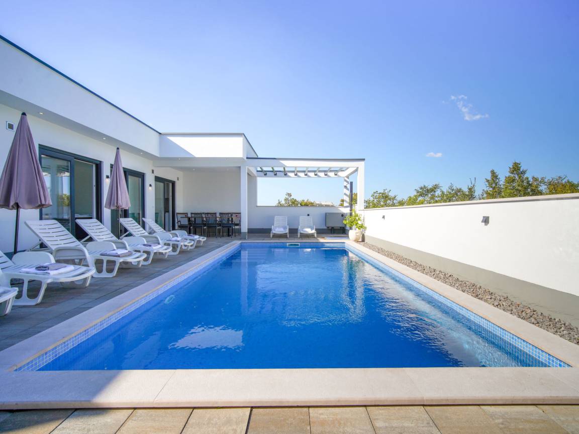 175 M² House ∙ 4 Bedrooms ∙ 8 Guests - Bakar