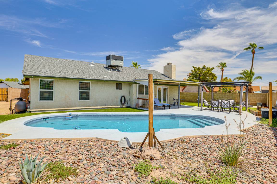 130 M² House ∙ 3 Bedrooms ∙ 10 Guests - Glendale, AZ