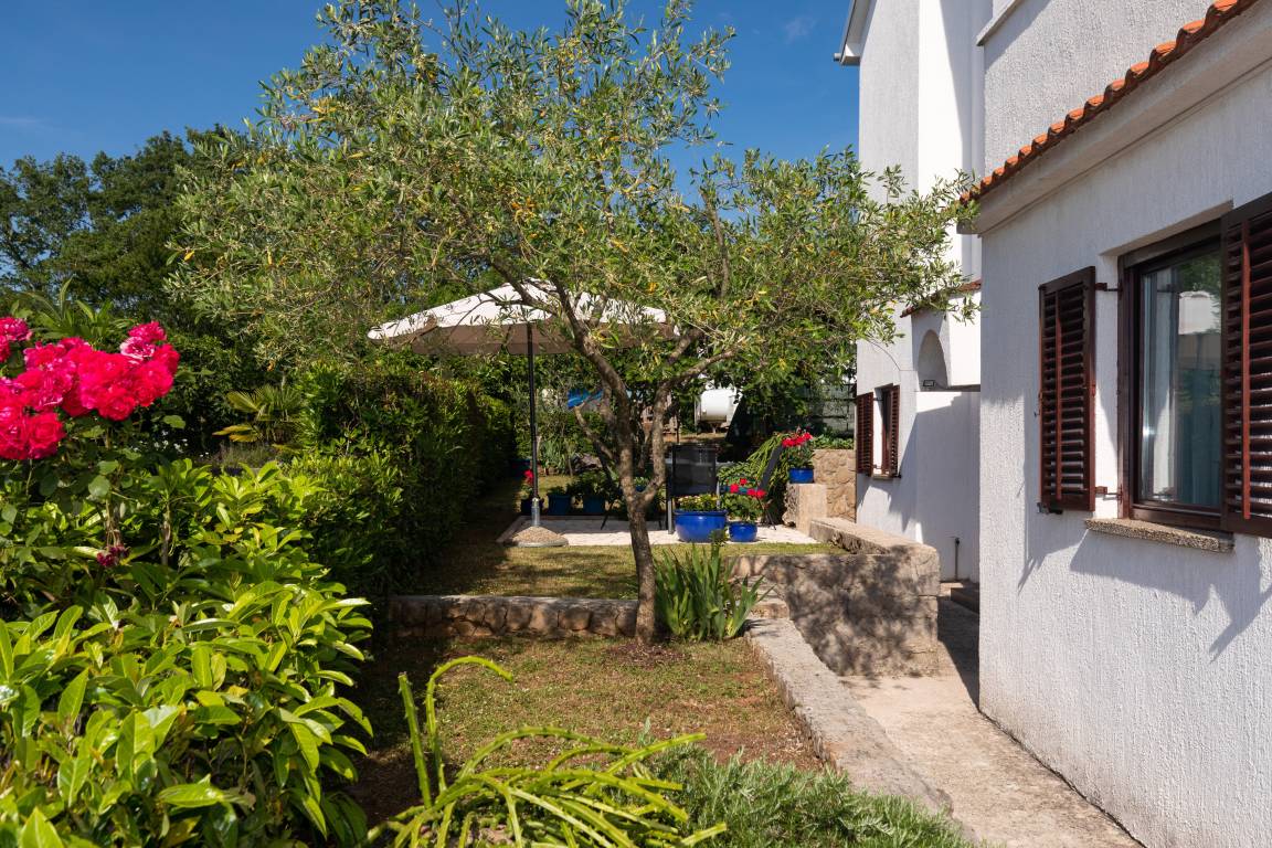 27 M² Appartement ∙ 1 Chambre ∙ 2 Personnes - Cres