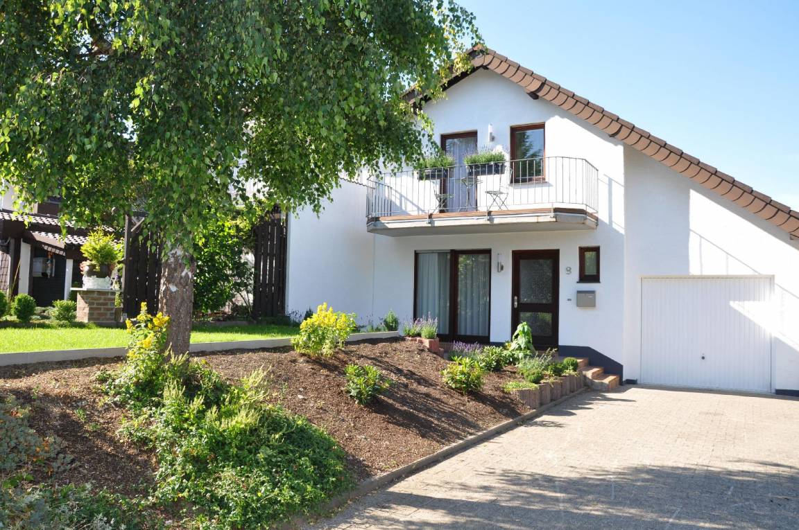 80 M² Ferienhaus ∙ 2 Schlafzimmer ∙ 6 Gäste - Schleiden