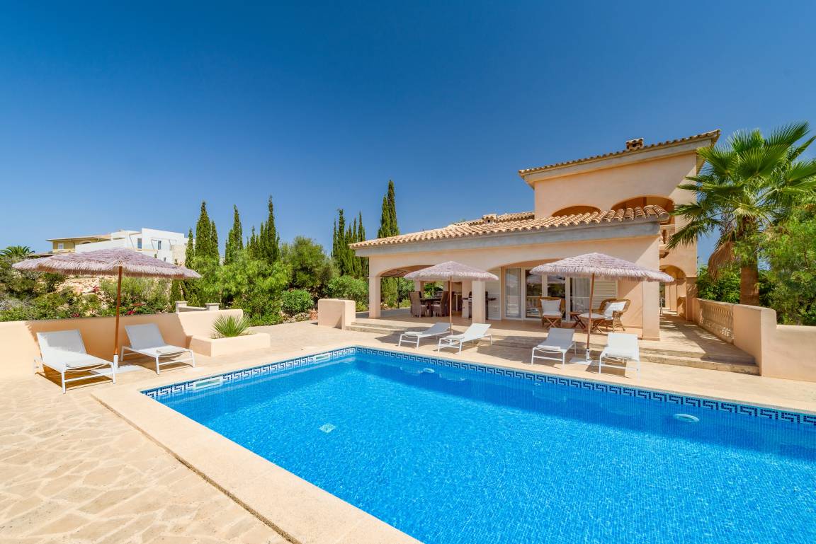 180 M² Villa ∙ 3 Slaapkamers ∙ 6 Gasten - Portocolom