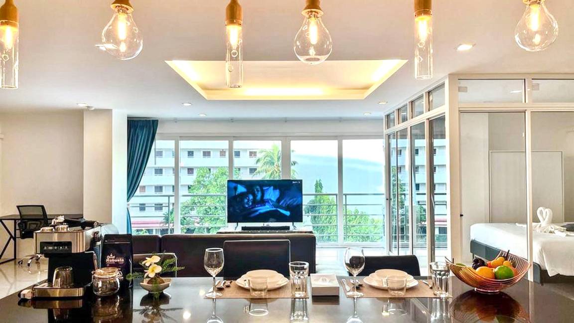 155 M² Ferienwohnung ∙ 3 Schlafzimmer ∙ 8 Gäste - Patong