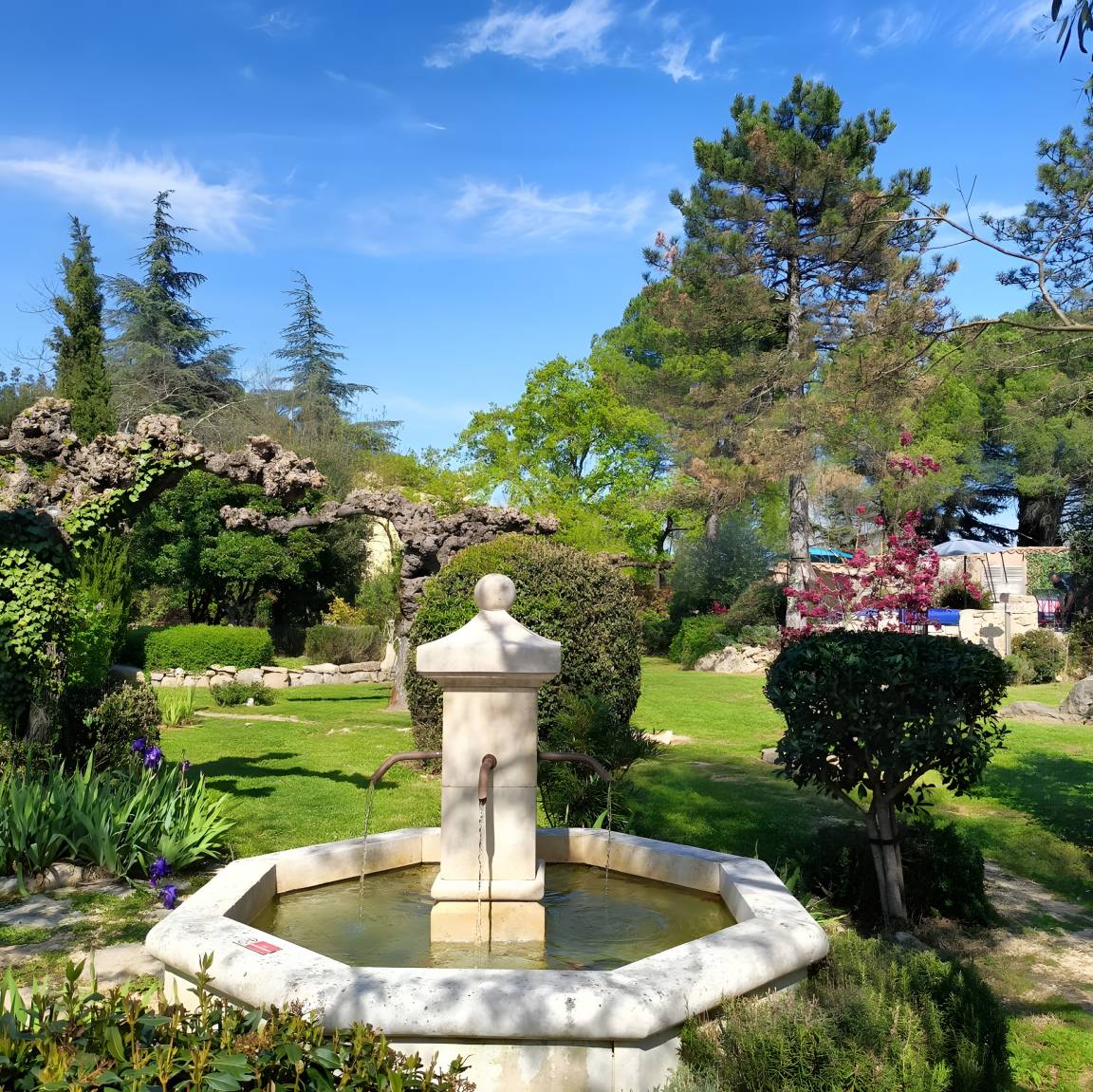 100 M² Casa ∙ 3 Habitaciones ∙ 8 Huéspedes - Barjac